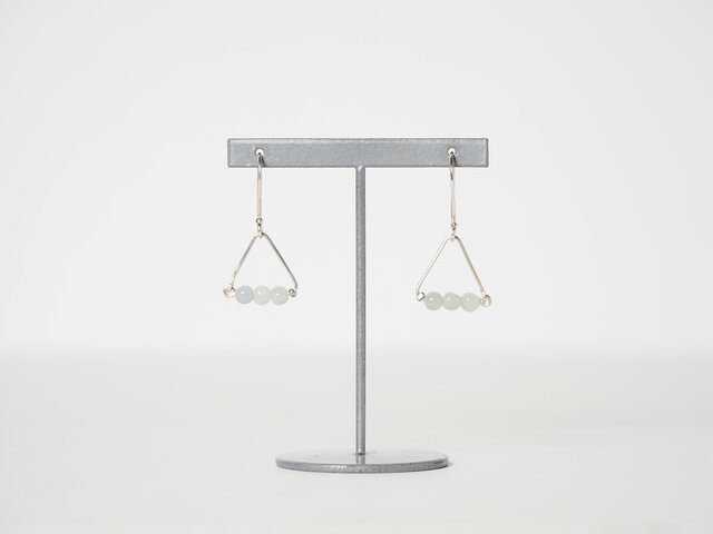 -Burma jade- triangle pierce | iichi 日々の暮らしを心地よくするハンドメイドやアンティークのマーケットプレイス