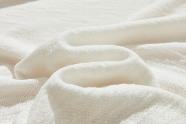 毎日、心地よく着られる実力派タンクトップ コットンリネントップス ホワイト240702-1 | iichi 日々の暮らしを心地よくするハンドメイドやアンティークのマーケットプレイス