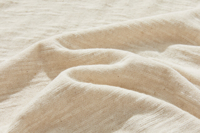 毎日、心地よく着られる実力派タンクトップ コットンリネントップス 生成色 240702-2 | iichi 日々の暮らしを心地よくするハンドメイドやアンティークのマーケットプレイス