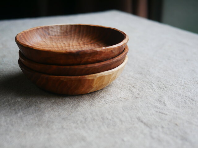 小皿130 ウレタン塗装 おにぐるみ #0403 | iichi 日々の暮らしを心地よくするハンドメイドやアンティークのマーケットプレイス