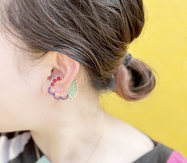 ＜Rollo～イロヅクビジュー～＞イヤーカフ『 ハミングバード/hummingbird 』 | iichi 日々の暮らしを心地よくするハンドメイドやアンティークのマーケットプレイス