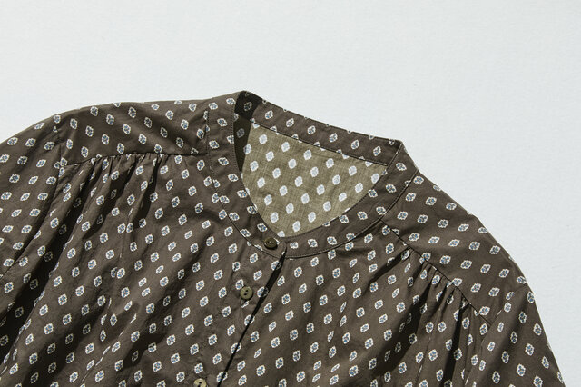 大人好みのオリジナル柄を取り入れたシャツワンピース コットン 半袖ワンピース 240704-2 | iichi 日々の暮らしを心地よくするハンドメイドやアンティークのマーケットプレイス