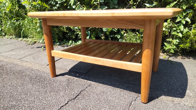 ブラックチェリーのローテーブル | iichi 日々の暮らしを心地よくするハンドメイドやアンティークのマーケットプレイス