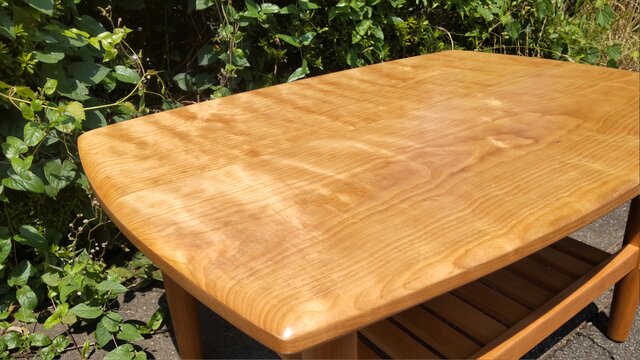 ブラックチェリーのローテーブル | iichi 日々の暮らしを心地よくするハンドメイドやアンティークのマーケットプレイス