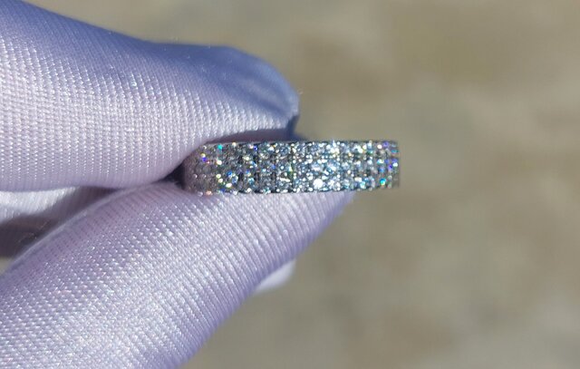 ラウンド メレディティール モアッサナイト リング 1ct | iichi 日々の暮らしを心地よくするハンドメイドやアンティークのマーケットプレイス