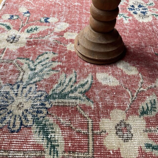 113×202 ブラッドオレンジピンク メダリオン 大花 トルコヴィンテージラグ | iichi 日々の暮らしを心地よくするハンドメイドやアンティークのマーケットプレイス