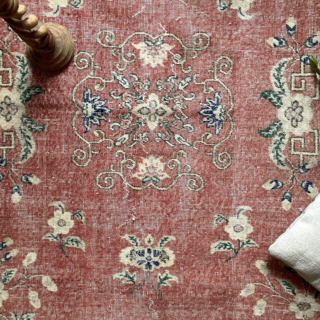 113×202 ブラッドオレンジピンク メダリオン 大花 トルコヴィンテージラグ | iichi 日々の暮らしを心地よくするハンドメイドやアンティークのマーケットプレイス