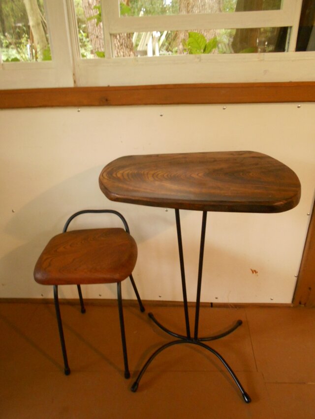 けやきアイアンカフェテーブルイスセット 07-09 | iichi 日々の暮らしを心地よくするハンドメイドやアンティークのマーケットプレイス