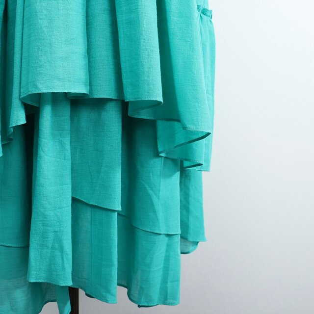 ライトコットン ランダム ティアードスカート エメラルドグリーン 0572E.GR | iichi 日々の暮らしを心地よくするハンドメイドやアンティークのマーケットプレイス