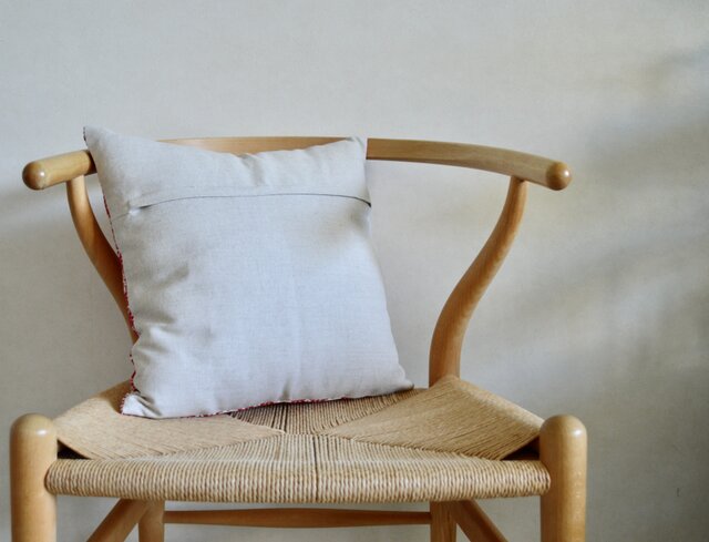 Cushion_007 | iichi 日々の暮らしを心地よくするハンドメイドやアンティークのマーケットプレイス
