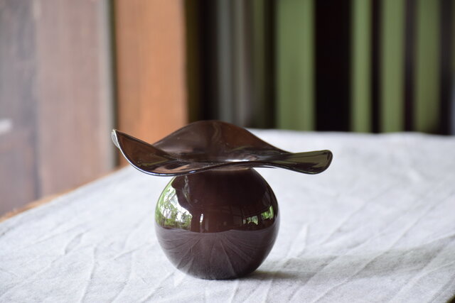 花瓶～fuwari mini nero～不透明カラー | iichi 日々の暮らしを心地よくするハンドメイドやアンティークのマーケットプレイス