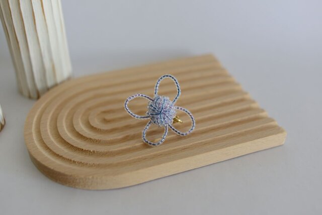 あじさい お花のイヤリング マジックアワー | iichi 日々の暮らしを心地よくするハンドメイドやアンティークのマーケットプレイス