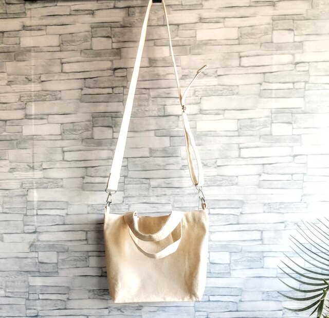 大きなハートの刺繍 ミニトートバッグ 帆布 生成り 手提げ ランチバッグ Sサイズ オーダーメイド シンプル | iichi 日々の暮らしを心地よくするハンドメイドやアンティークのマーケットプレイス