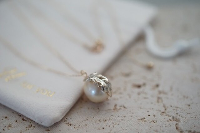 【drop】10K 南洋バロックリーフロングネックレス（yellow） | iichi 日々の暮らしを心地よくするハンドメイドやアンティークのマーケットプレイス