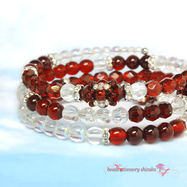 3連コイルブレスレット＊Cherry | iichi 日々の暮らしを心地よくするハンドメイドやアンティークのマーケットプレイス