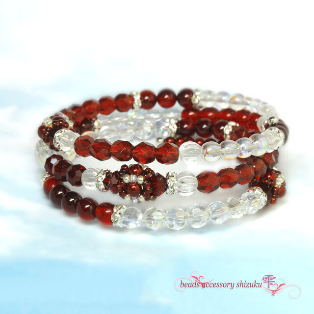 3連コイルブレスレット＊Cherry | iichi 日々の暮らしを心地よくするハンドメイドやアンティークのマーケットプレイス