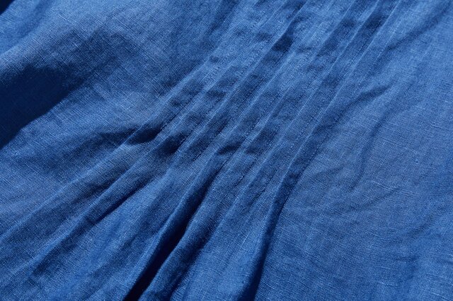 ナチュラル印象のリネンブラウス 7分袖ブラウス リネン100％ 瑠璃色 240610-2 | iichi 日々の暮らしを心地よくするハンドメイドやアンティークのマーケットプレイス