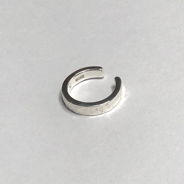 【イヤーカフ3mm幅槌目】高純度シルバー1000 ユニセックス 文字刻印無料 ハンマー ペア 男女兼用 アレルギー対策 | iichi 日々の暮らしを心地よくするハンドメイドやアンティークの ...