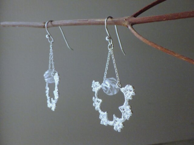 SVクォーツとレースのピアス | iichi 日々の暮らしを心地よくするハンドメイドやアンティークのマーケットプレイス