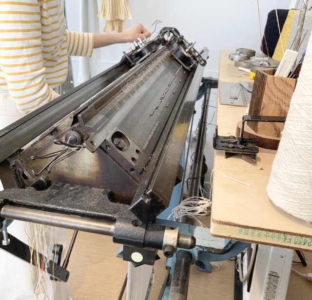 Laurence Brown Stole | iichi 日々の暮らしを心地よくするハンドメイドやアンティークのマーケットプレイス