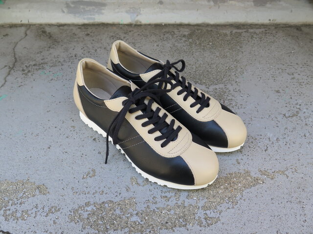 【classic collar】クラシックなデザインと本革の上質感！EMAのスニーカー/BLK×BEG | iichi 日々の暮らしを心地よくするハンドメイドやアンティークのマーケットプレイス