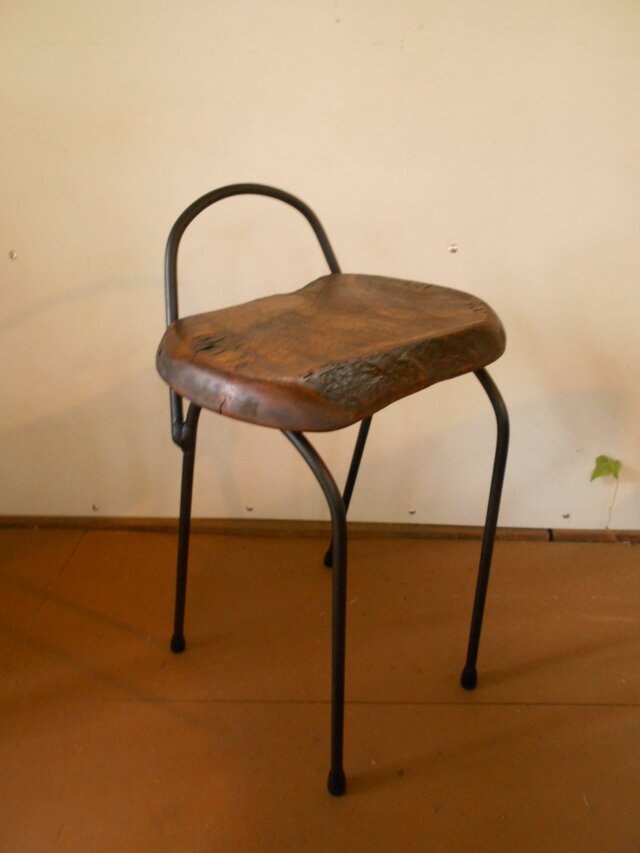 けやきアイアンカフェテーブルイスセット 07-09-1 | iichi 日々の暮らしを心地よくするハンドメイドやアンティークのマーケットプレイス