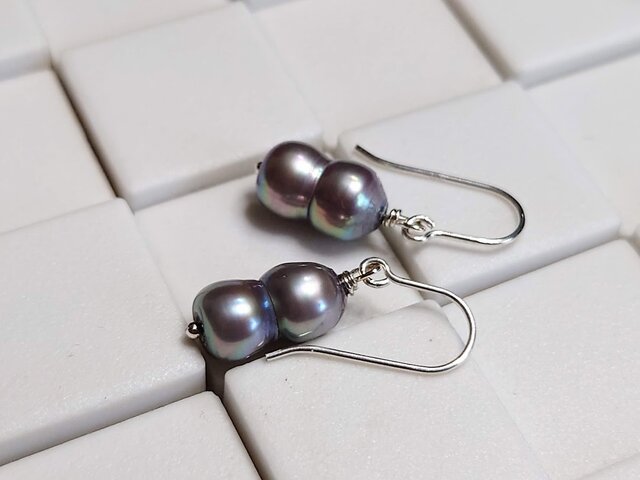 双子パールのかわいいピアス-2 | iichi 日々の暮らしを心地よくするハンドメイドやアンティークのマーケットプレイス