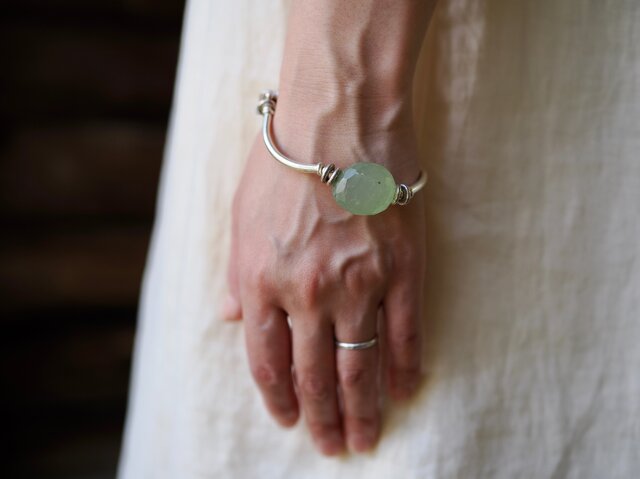 -Chalcedony- silver bracelet | iichi 日々の暮らしを心地よくするハンドメイドやアンティークのマーケットプレイス