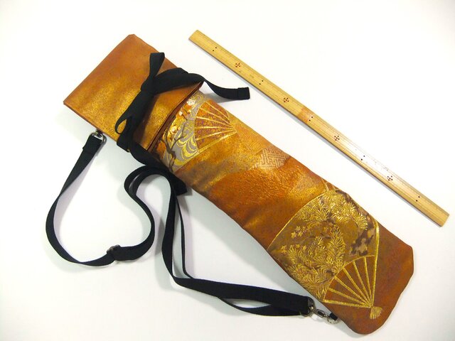 56cm【ba-041】和柄・和太鼓等・ショルダーストラップ付バチ袋・長袋/帯リメイク/扇面小花 | iichi 日々の暮らしを心地よくするハンドメイドやアンティークのマーケットプレイス