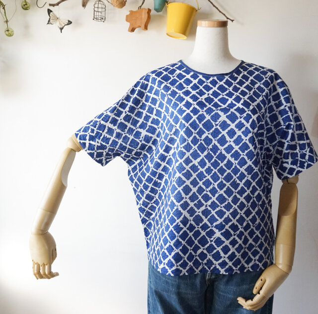 手書き風格子柄ドルマンスリーブTブラウス(BLUE) | iichi 日々の暮らしを心地よくするハンドメイドやアンティークのマーケットプレイス
