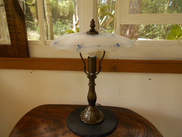 レトロランプ 07-28 | iichi 日々の暮らしを心地よくするハンドメイドやアンティークのマーケットプレイス