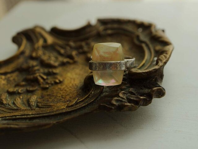 マザーオブパール＊ダブレット＊シルバーリング＊no.717 | iichi 日々の暮らしを心地よくするハンドメイドやアンティークのマーケットプレイス