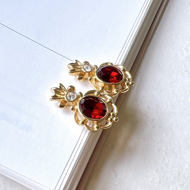 YA122-【 AVON 】エイボン・ヴィンテージイヤリング 1970〜80s Red Rhinestone Pineapple | iichi 日々の暮らしを心地よくするハンドメイドや ...