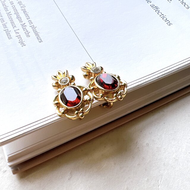 YA122-【 AVON 】エイボン・ヴィンテージイヤリング 1970〜80s Red Rhinestone Pineapple | iichi 日々の暮らしを心地よくするハンドメイドや ...