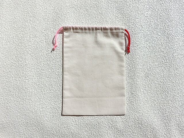 小物用の巾着袋 ハンディファン Hand fanの収納に ケース 生成りベージュ | iichi 日々の暮らしを心地よくするハンドメイドやアンティークのマーケットプレイス