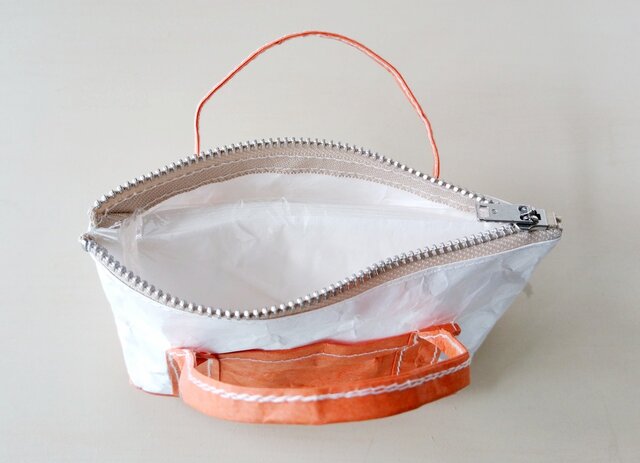 タイベックのポーチ(11) ミニミニトート オレンジとホワイト | iichi 日々の暮らしを心地よくするハンドメイドやアンティークのマーケットプレイス