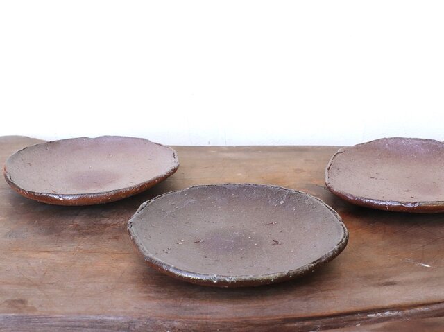 備前焼 小皿 sr7-025 | iichi 日々の暮らしを心地よくするハンドメイドやアンティークのマーケットプレイス