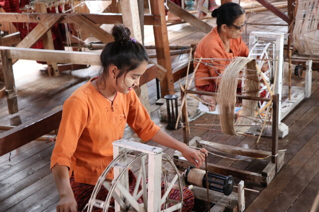 100%Lotus Shawl (All Candy) | iichi 日々の暮らしを心地よくするハンドメイドやアンティークのマーケットプレイス