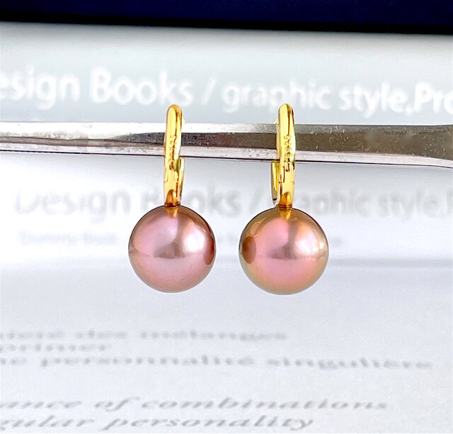 天然淡水真珠 ルベルパール アボカド色のピアス (11.1mm) | iichi 日々の暮らしを心地よくするハンドメイドやアンティークのマーケットプレイス