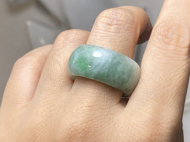 L7-122 美品 花緑 翡翠 25.5号 ミャンマー産 天然 A貨 本翡翠 くりぬき リング | iichi 日々の暮らしを心地よくするハンドメイドやアンティークのマーケットプレイス