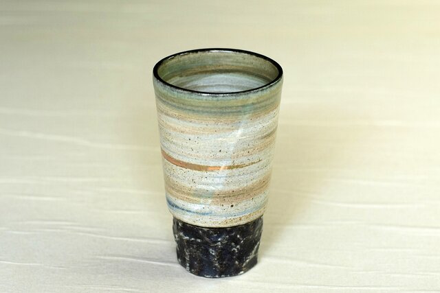 回転模様のロングカップ iBw-011 | iichi 日々の暮らしを心地よくするハンドメイドやアンティークのマーケットプレイス