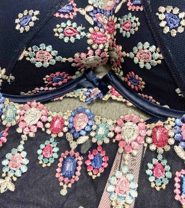 VS ブラ＆ショーツセット | iichi 日々の暮らしを心地よくするハンドメイドやアンティークのマーケットプレイス