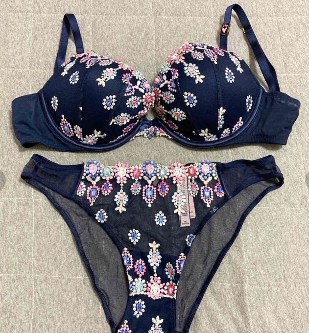 VS ブラ＆ショーツセット | iichi 日々の暮らしを心地よくするハンドメイドやアンティークのマーケットプレイス