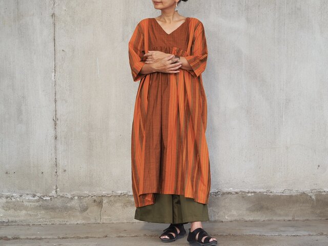 チュニックサロンワンピース〈1〉 | iichi 日々の暮らしを心地よくするハンドメイドやアンティークのマーケットプレイス