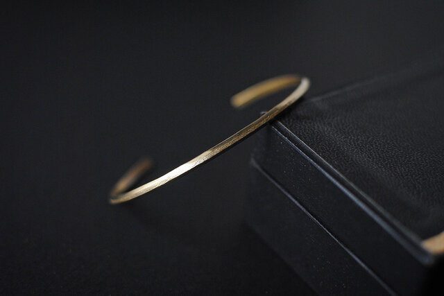 bangle N°1 | iichi 日々の暮らしを心地よくするハンドメイドやアンティークのマーケットプレイス