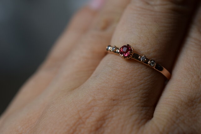 SR7-3 宝石質 艶やかな柘榴色 天然 スピネル ミャンマー産 リング 指輪 | iichi 日々の暮らしを心地よくするハンドメイドやアンティークのマーケットプレイス