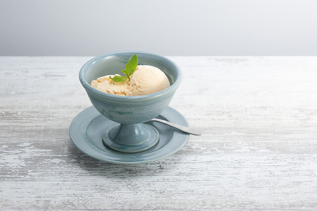 Footed bowl B・Turquoise Blue | iichi 日々の暮らしを心地よくするハンドメイドやアンティークのマーケットプレイス