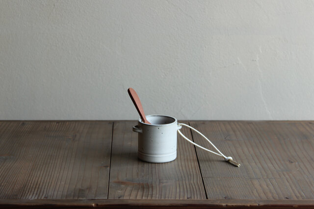 革紐付きミニカップB | iichi 日々の暮らしを心地よくするハンドメイドやアンティークのマーケットプレイス