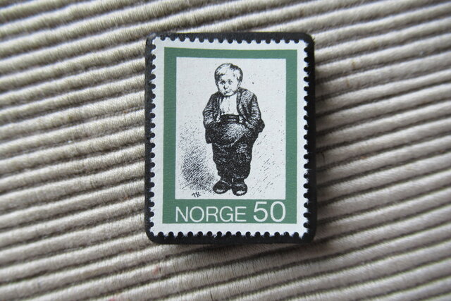 ノルウェー 童話切手ブローチ9916 | iichi 日々の暮らしを心地よくするハンドメイドやアンティークのマーケットプレイス