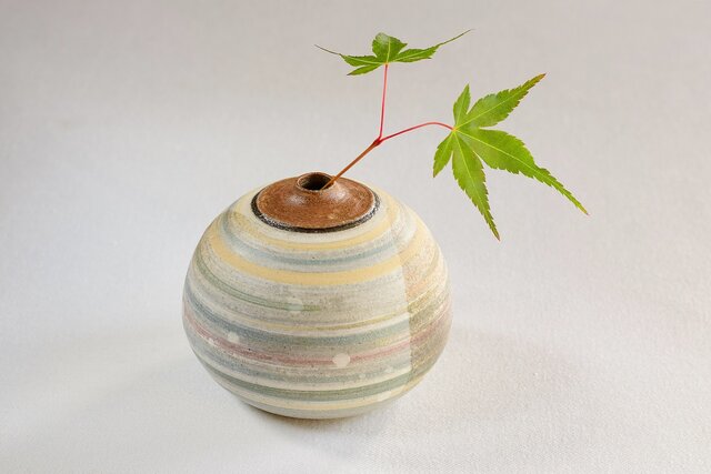 世界に一つの一輪挿し iIw-026 | iichi 日々の暮らしを心地よくするハンドメイドやアンティークのマーケットプレイス